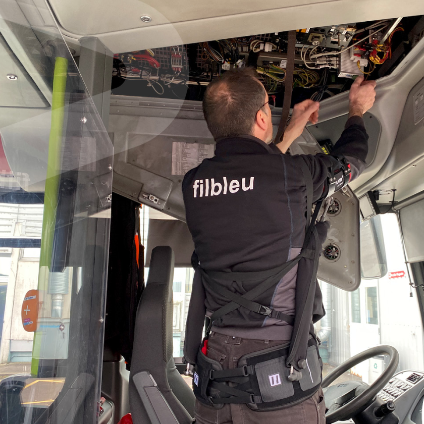À Tours, Keolis équipe ses agents de maintenance d’exosquelettes pour ...