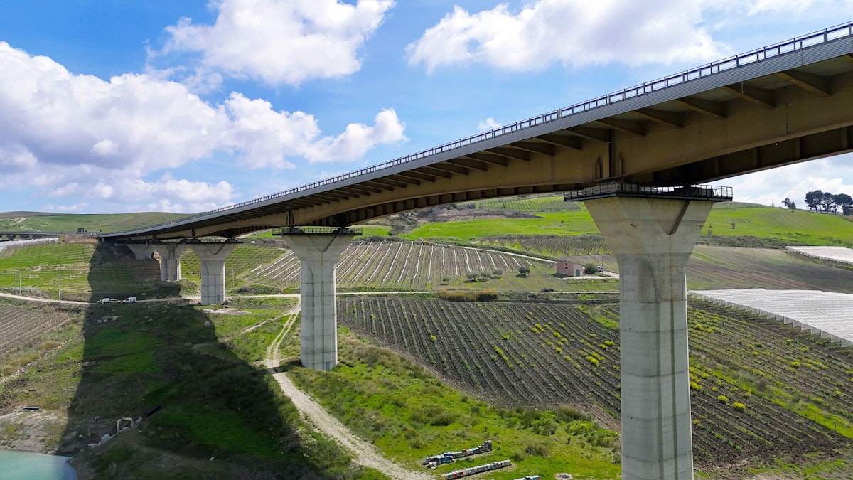 Operational Modal Analysis on Highway Viaduct | Dewesoft Operational Modal Analysis on Highway Viaduct | Dewesoft