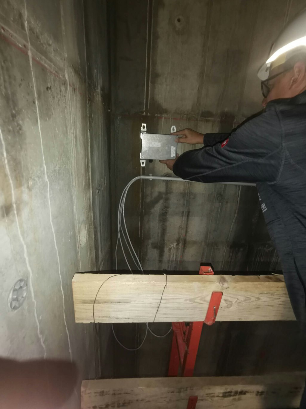 Vibration Monitoring Replaces Tuned Mass Damper | Dewesoft