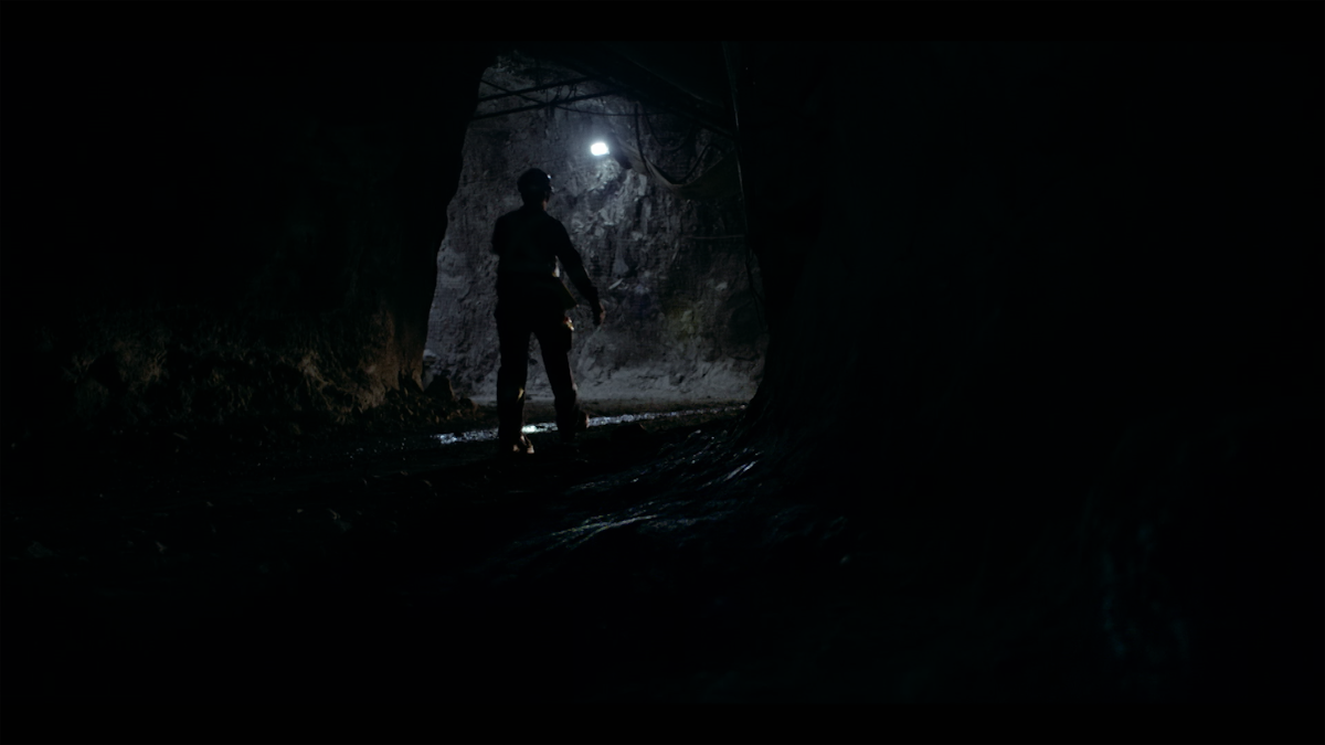 3.2 km Underground | Gold: A Journey With Idris Elba