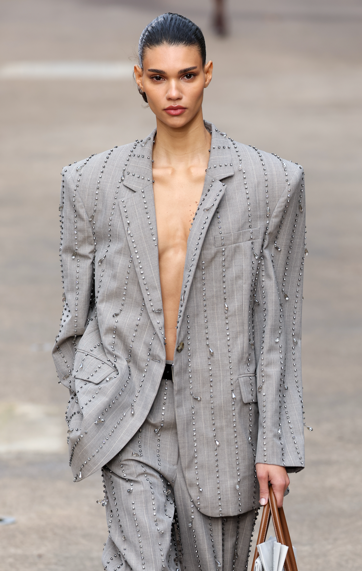 Women's Tailored Suits: How to Wear the Trendy Tailored Suit for Spring ...