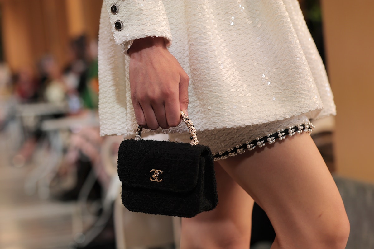 Chanel Cruise 2025/2026: the bags protagonists of a dream on Lake Como