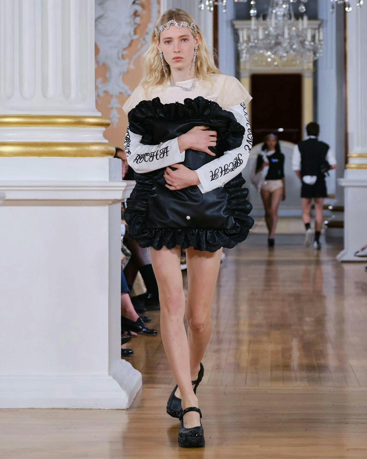 Simone Rocha and rebellious adolescence: a couture ode to spring-summer ...