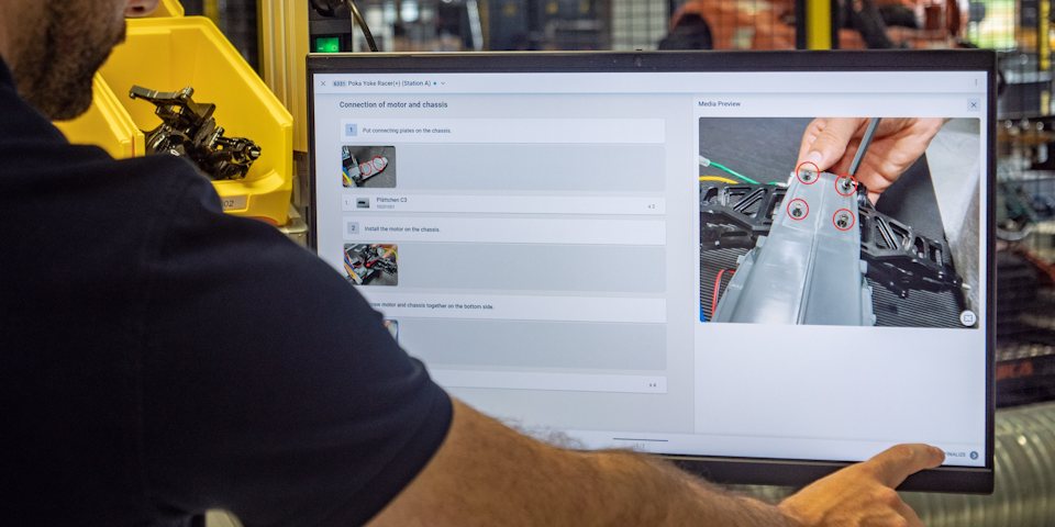 Digital assembly work instruction software for manufacturing