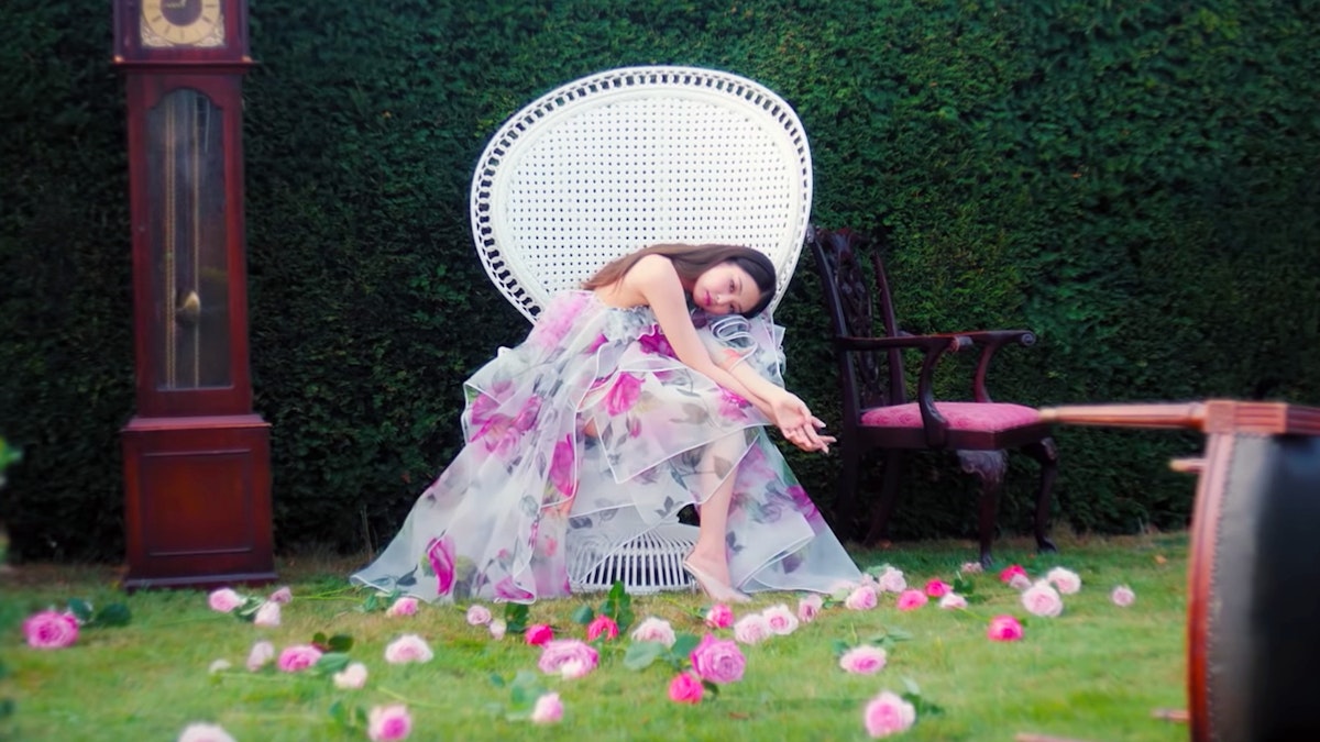 Every Outfit Jennie Wore in Her SOLO Debut MV | L'Officiel Singapore