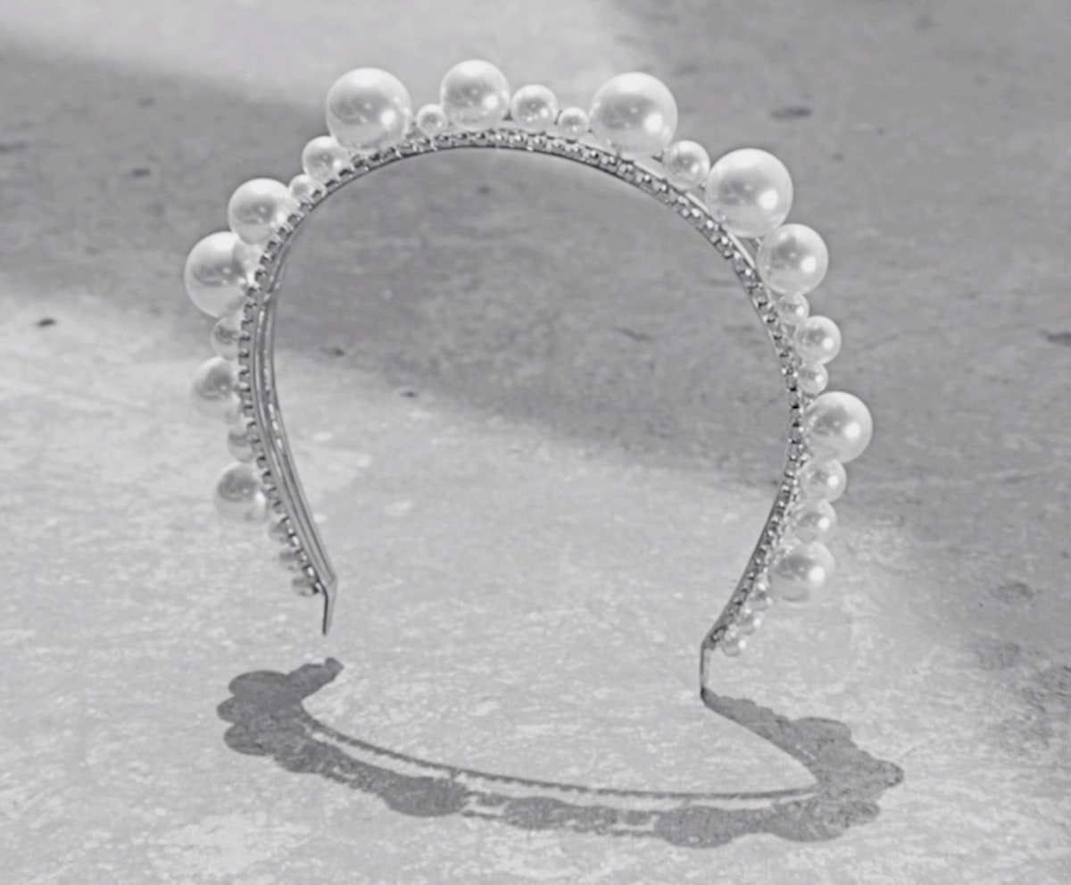 Head's Up: Givenchy's Ariana Headband | L'Officiel Singapore