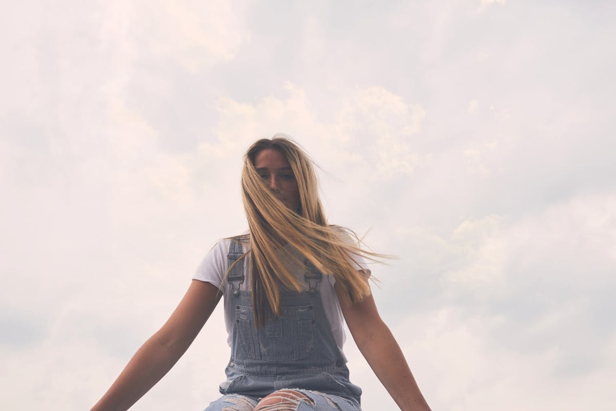 Chelsea Cutler Is Navigating Her Twenties Through Music | L'Officiel ...