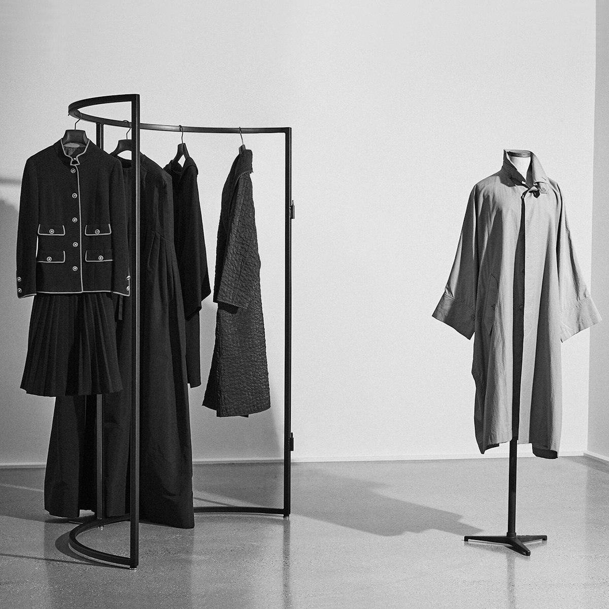 The Row's Archive of Designer Pieces Are Up For Sale | L'Officiel Mexico