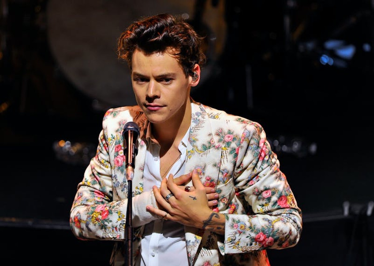 From Boas To Hoodies, Check Out Harry Styles' Fashion Evolution ...