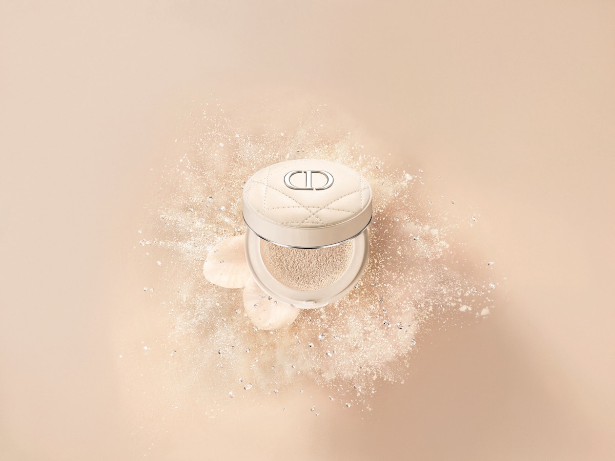 The Best Loose Powders For A Crease-Free Complexion, Even Under Your ...