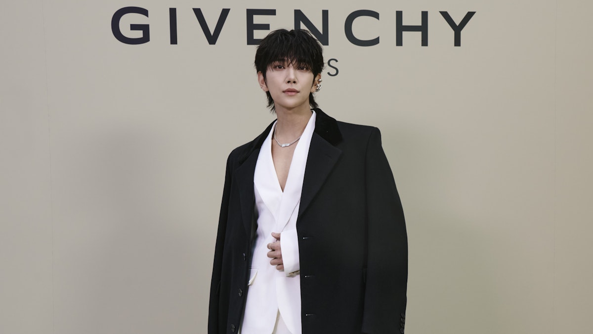 Sarah Burton Redefines Femininity at Givenchy’s Spring/Summer 2026