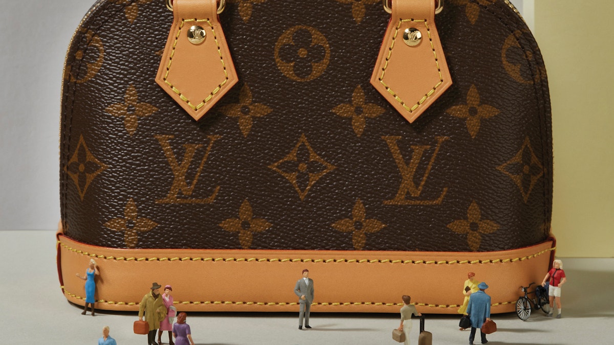 Miniature Realm: These mini bags take over the center stage