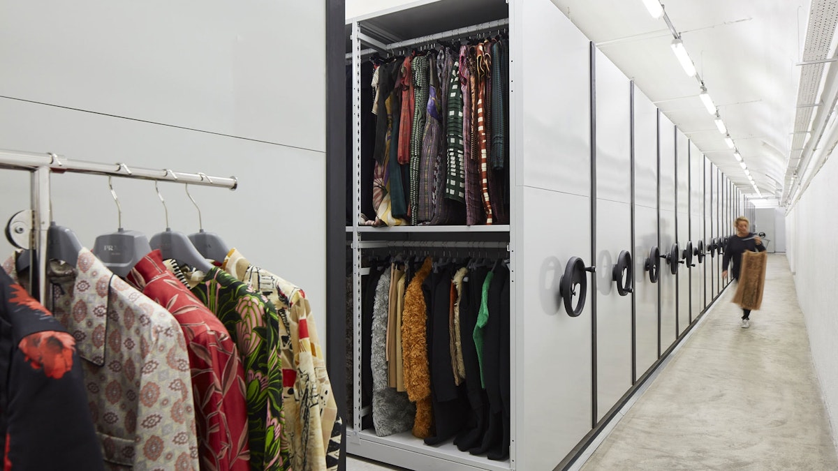 Prada arşivlerini açtı