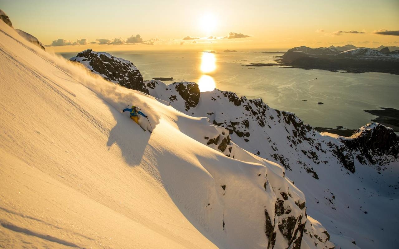 Topptur Lofoten - de beste toppturene | FRIFLYT.NO