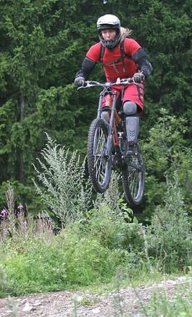 Bildeserie: Sassy freeride-jenter | FRIFLYT.NO