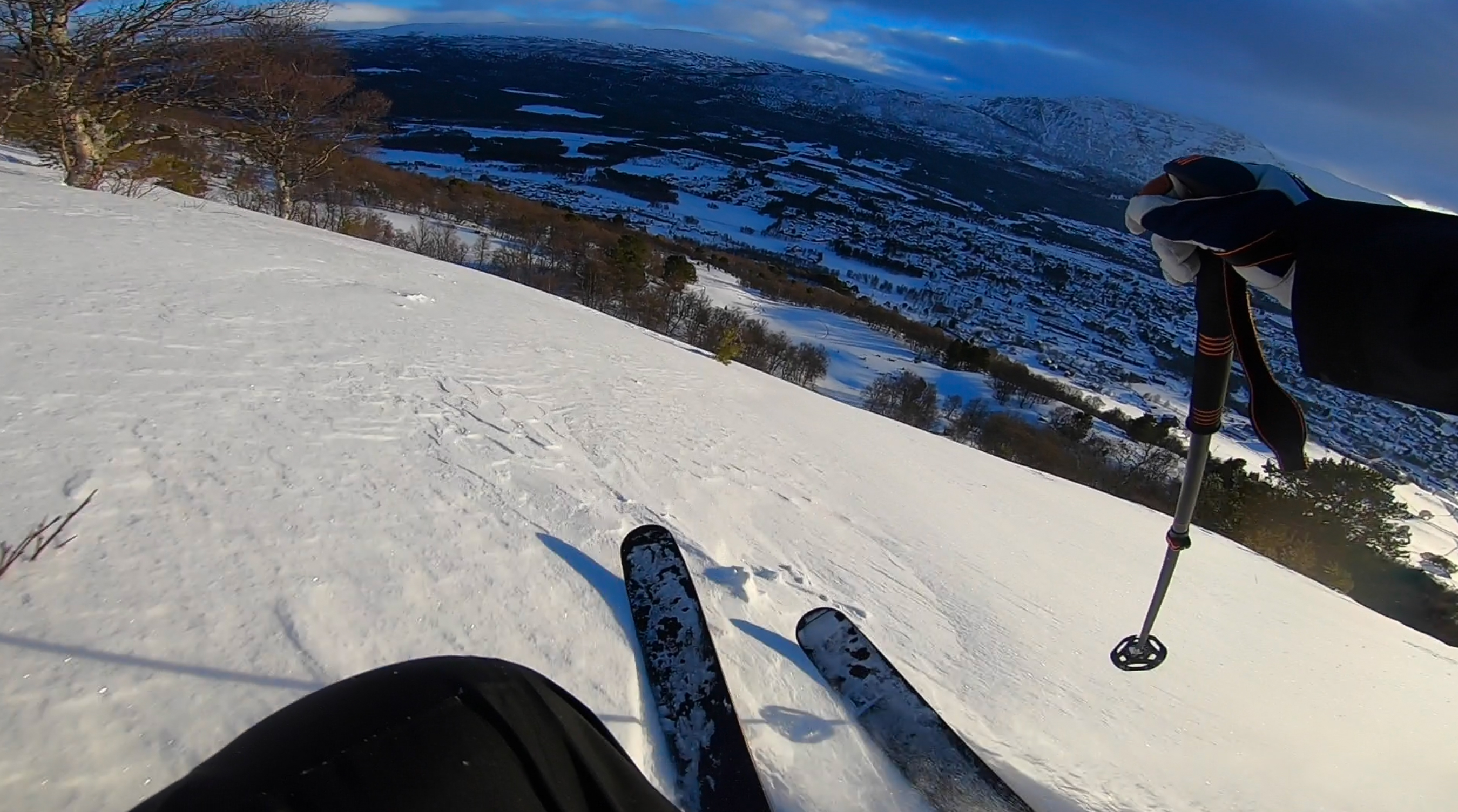 Teleskopstaver og randonee-staver til topptur - best i test | FRIFLYT.NO