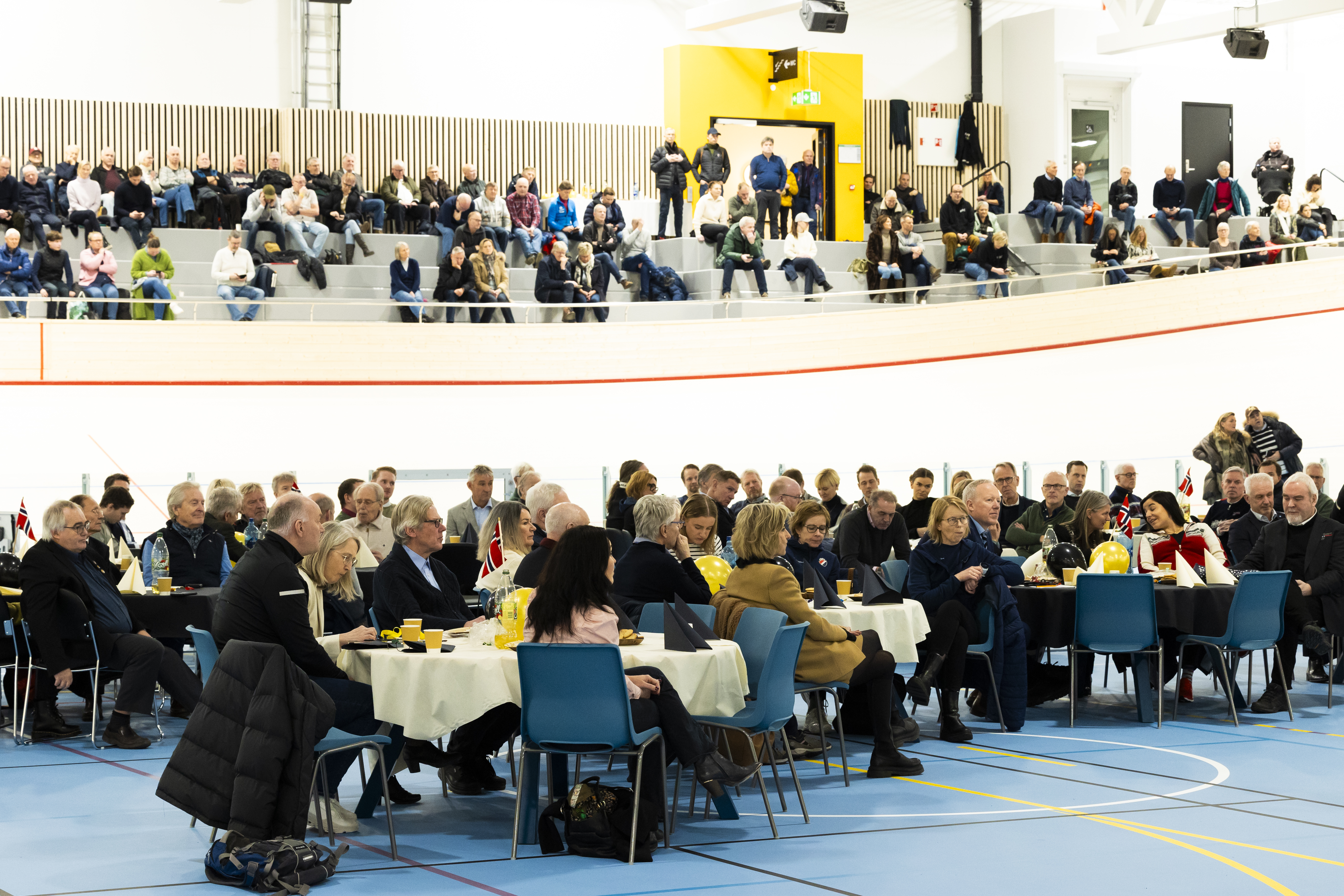 Slik var åpningen av velodromen i Asker | LANDEVEI.NO