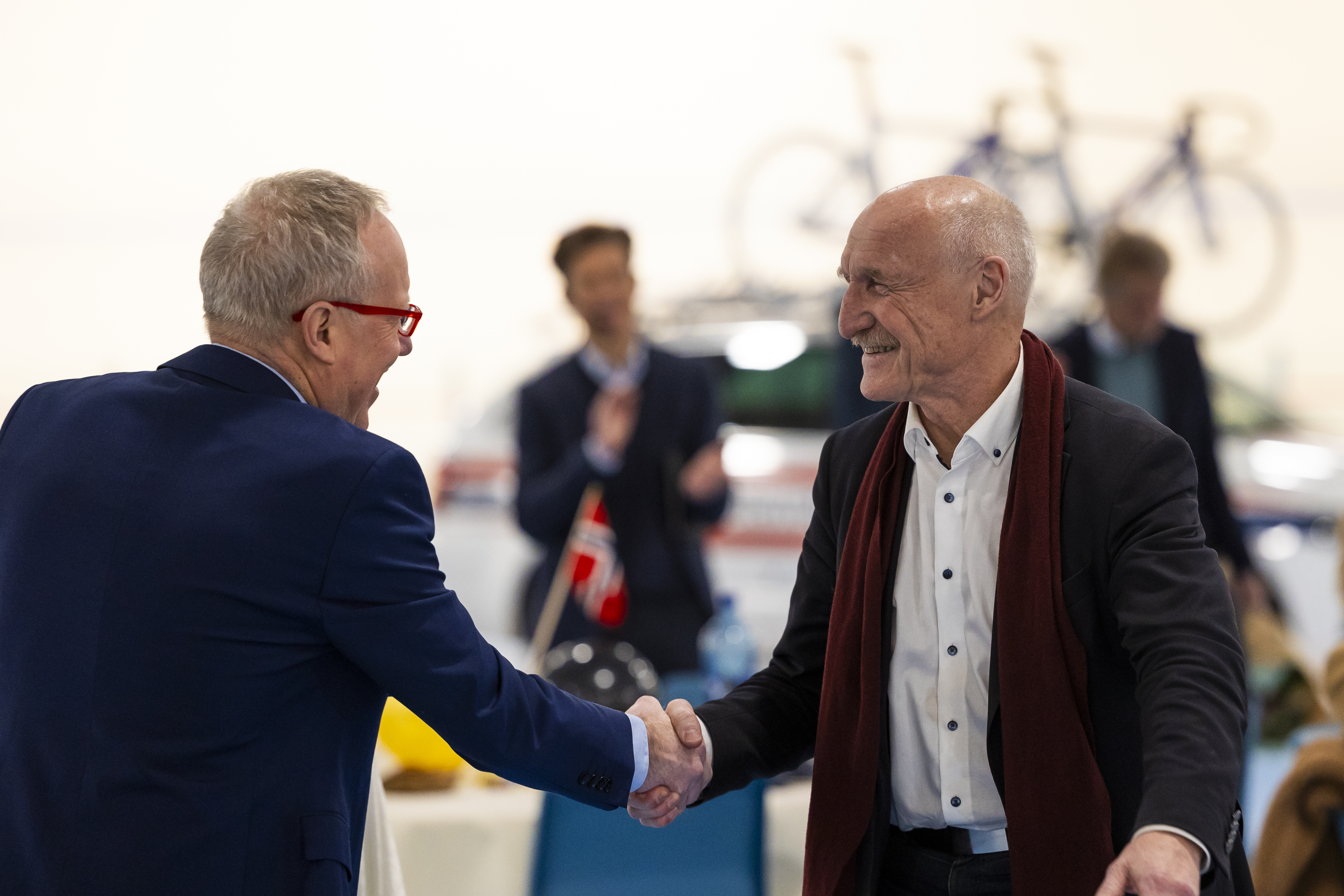 Slik var åpningen av velodromen i Asker | LANDEVEI.NO