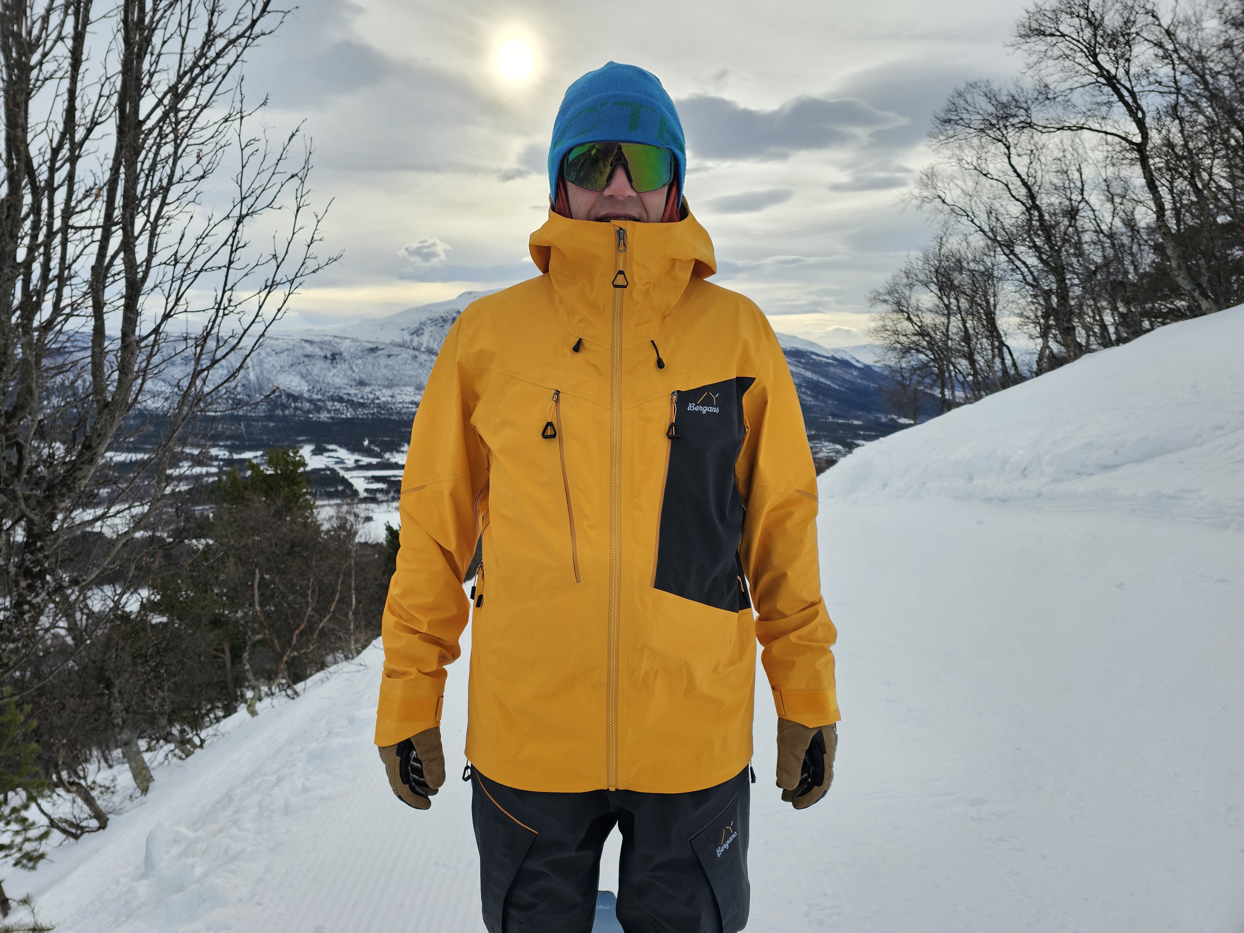 Test av Bergans Y MountainLine Breathe 3L Shell skijakke | FRIFLYT.NO