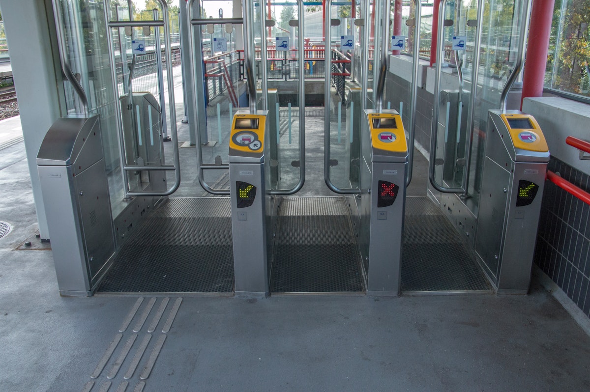 Inchecken met bankpas of telefoon? Bij de Nederlandse Spoorwegen kan ...