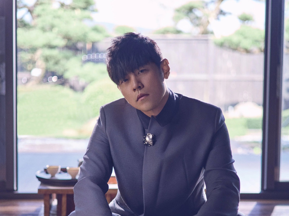 On the Cover: Châu Kiệt Luân - Từ thần tượng tới biểu tượng