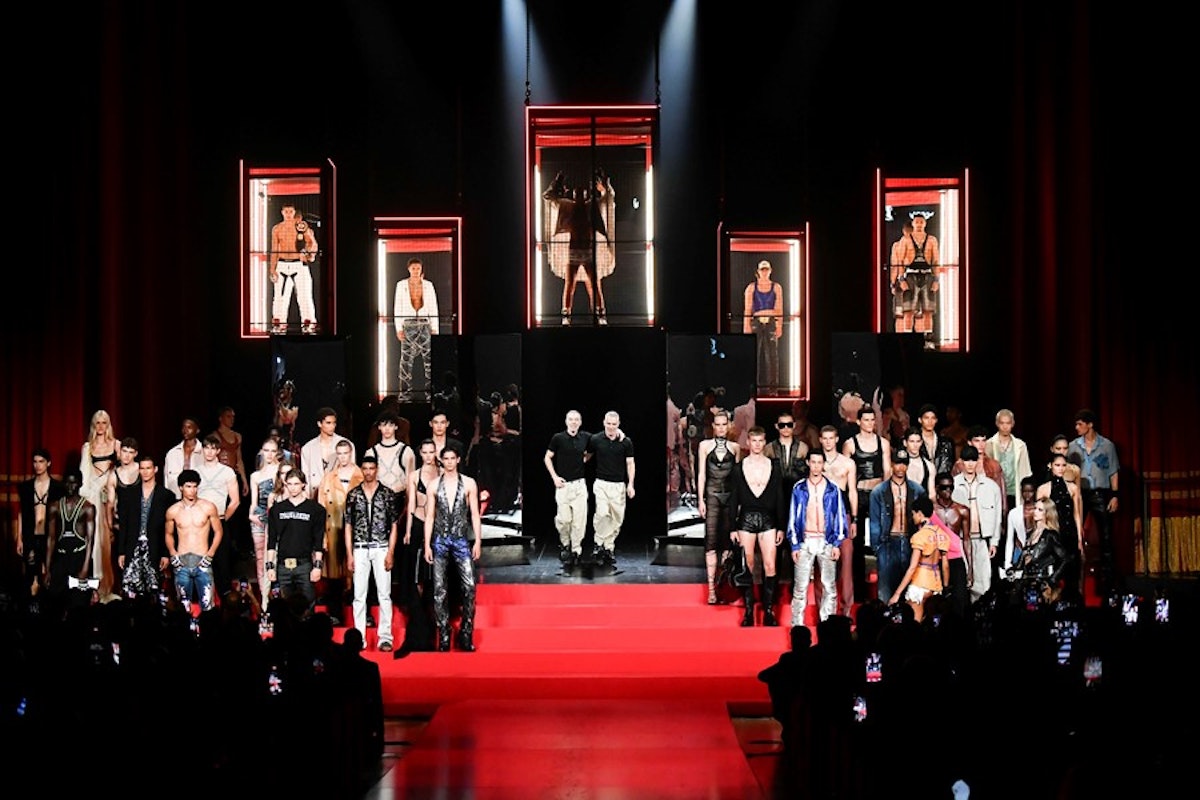 Dsquared2 SS25: "D2HEAT" mang đến sức nóng của mùa Hè, cơ thể và tình dục