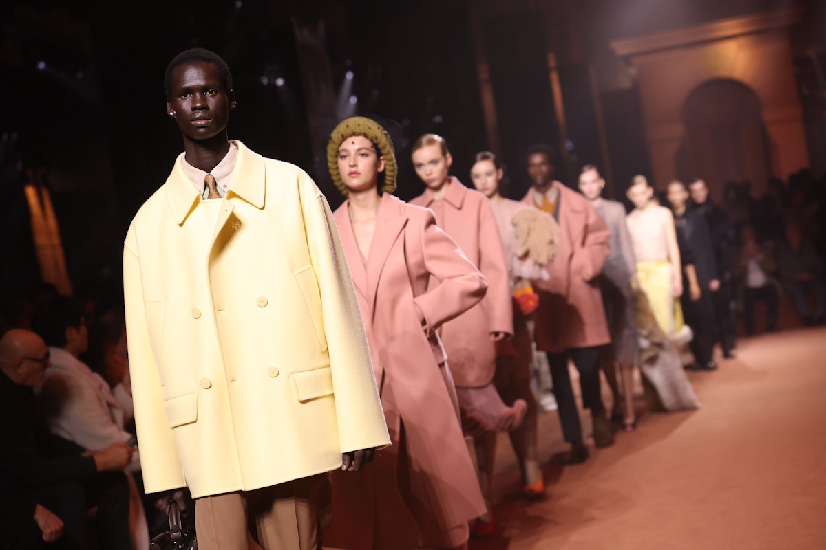 Fendi FW25 RTW: 100 năm không hoài niệm, từ di sản tạo nên kì tích