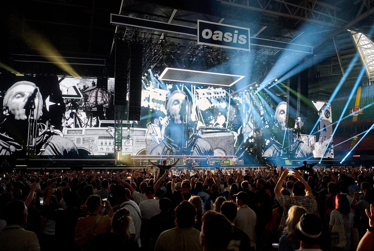Oasis tái hợp sau 16 năm: Tiếng vọng hùng tráng từ quá khứ