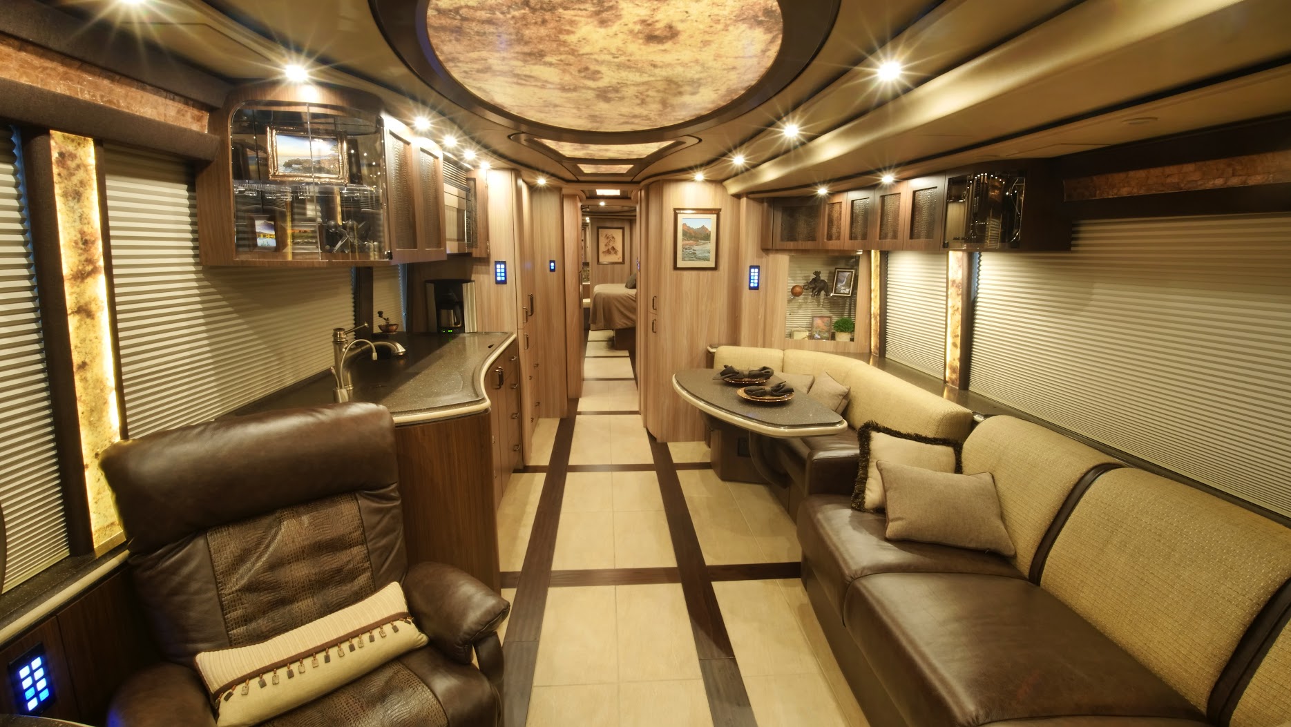 Prevost Marathon 1299 | Goss RV