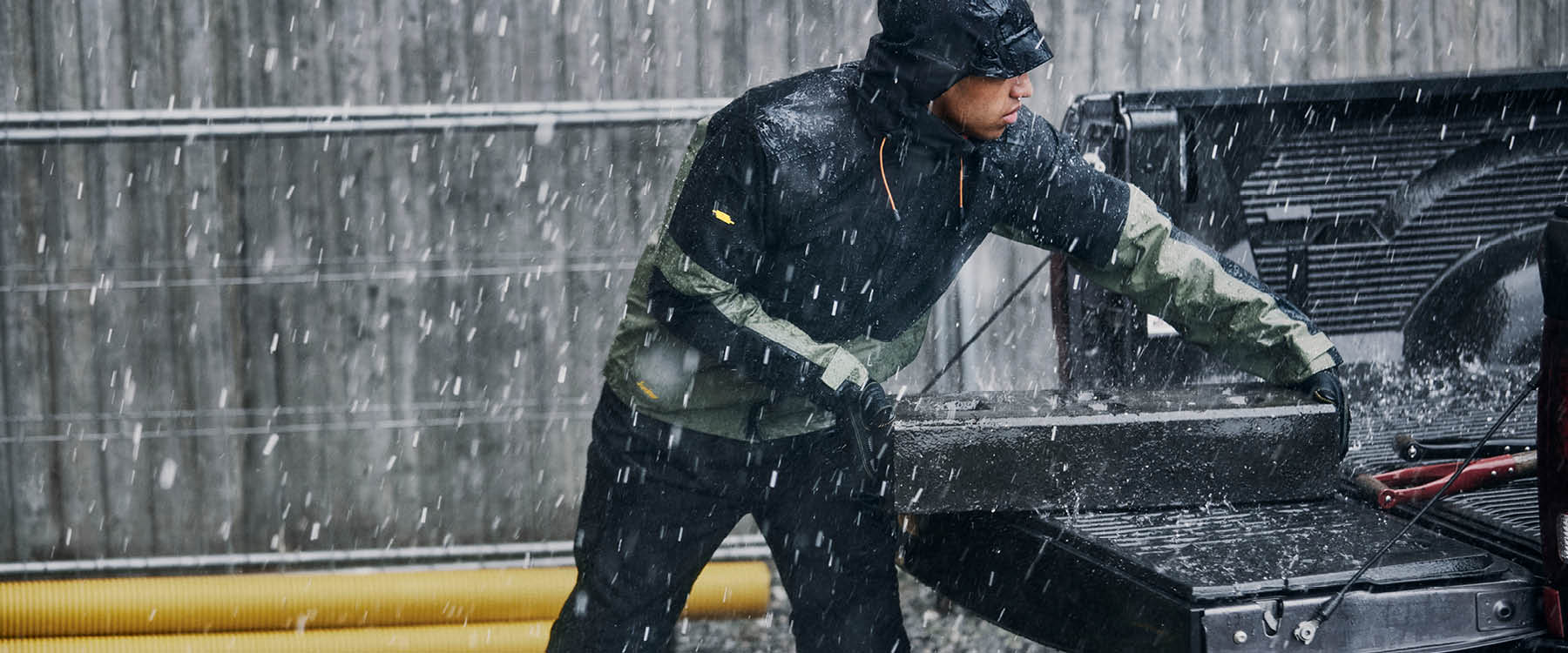 Waterproof workwear for rainy days | Snickers Workwear