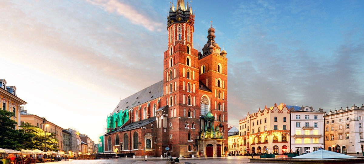 Travel Etiquette for School Groups Visiting Poland | Halsbury Travel