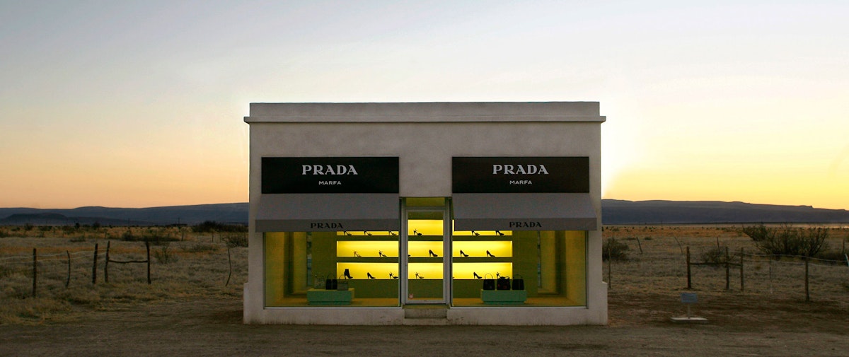 Hollywood objective: when Prada switches to science fiction