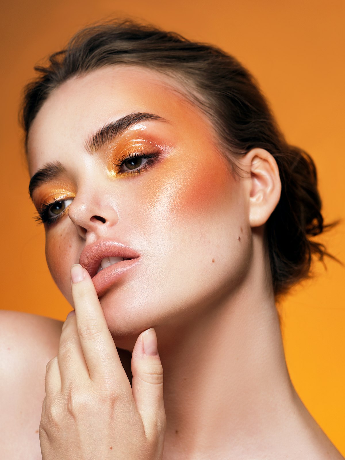 Fresh summer make-up inspired by sunset