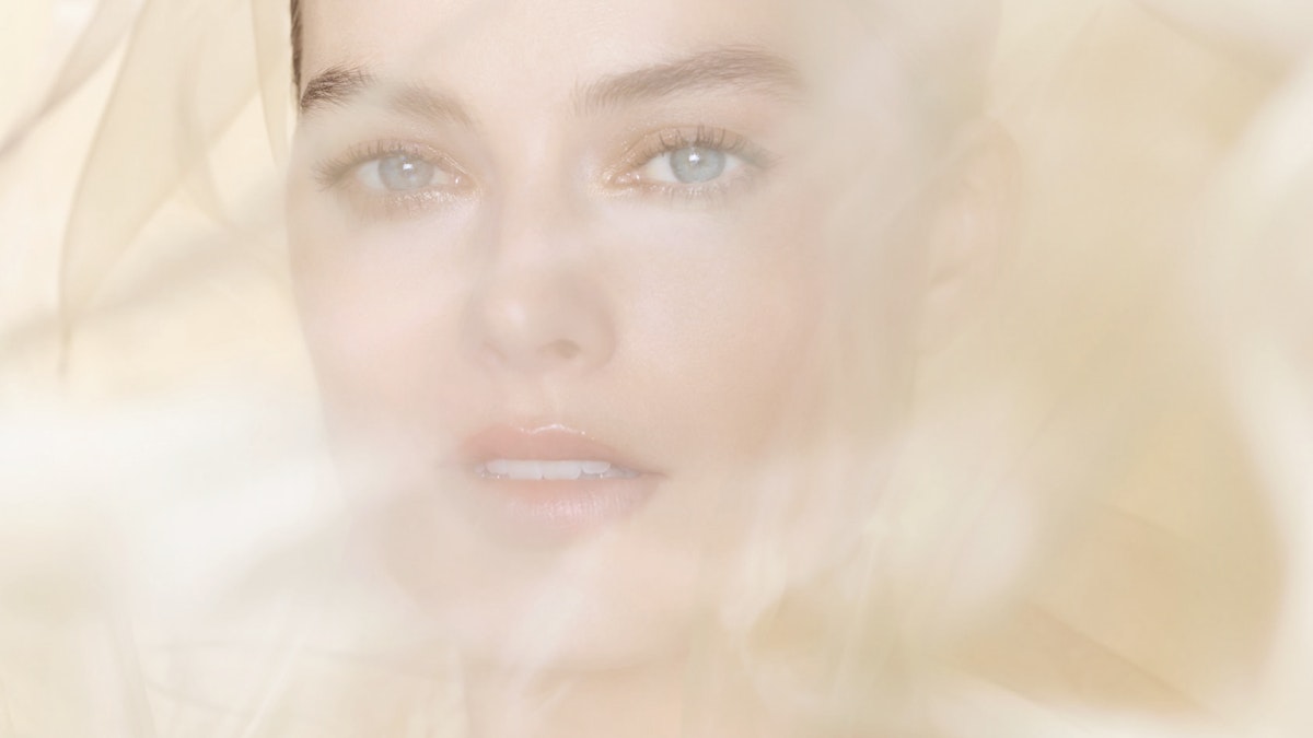 Margot Robbie - the face of Gabrielle Chanel Essence