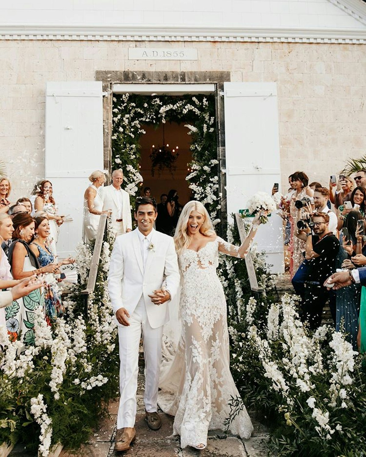 The amazing wedding of Devon Windsor
