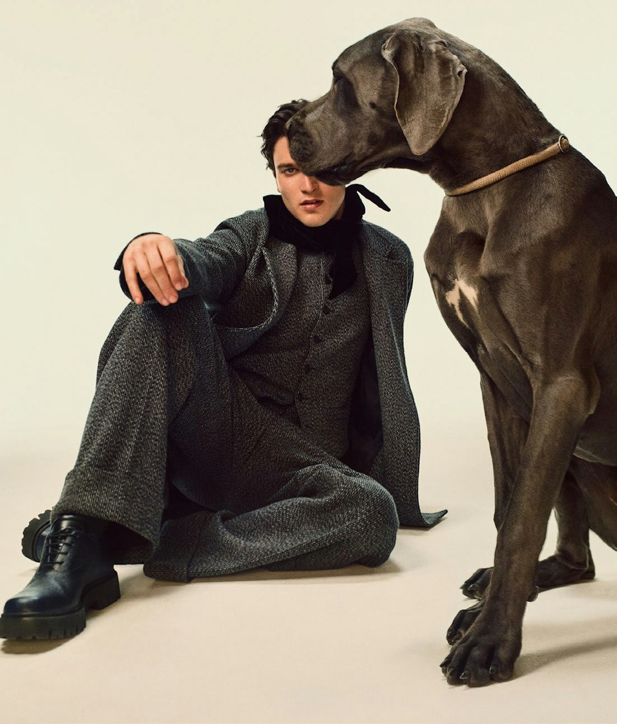 A love letter to a man’s best friend: the new Emporio Armani AW2022-23 ...