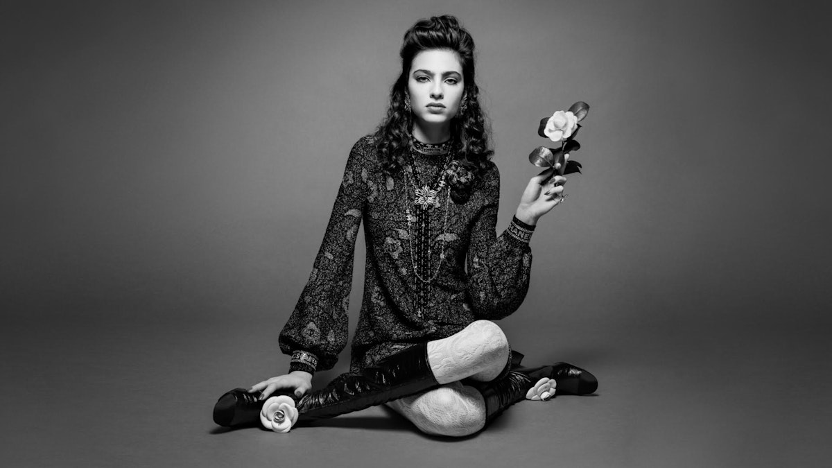 Loli-Bahia In The CHANEL Fall-Winter 2023/24 Ready-to-Wear Collection ...