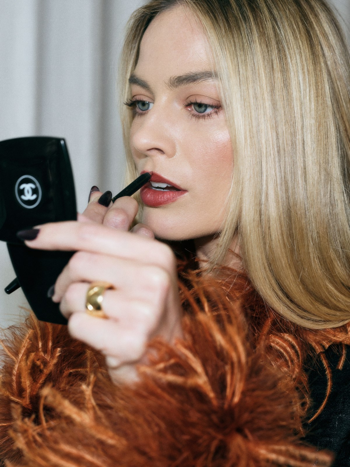 Margot Robbie Make-Up at the Pre-Oscars Awards Dinner