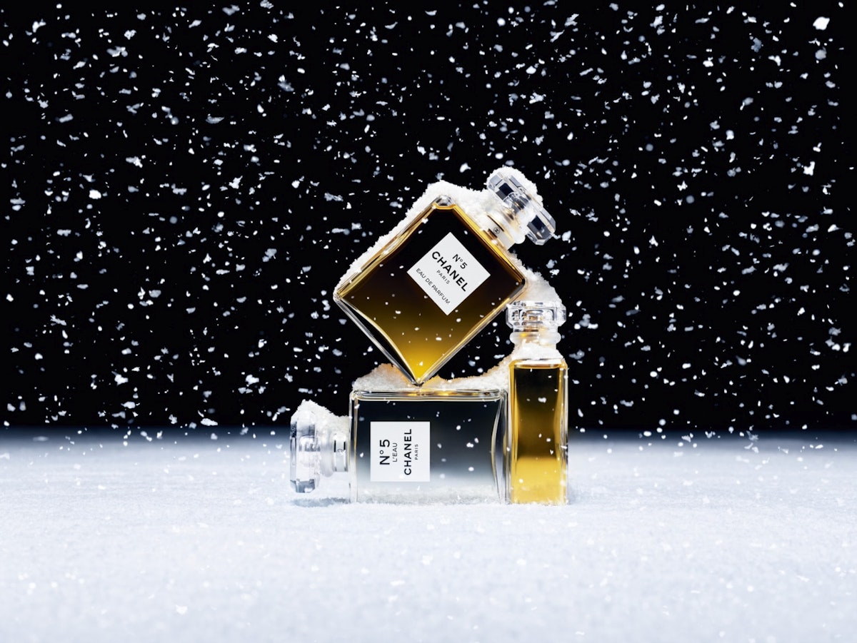 This winter, the fragrant world of CHANEL is caught up in a snowy dance