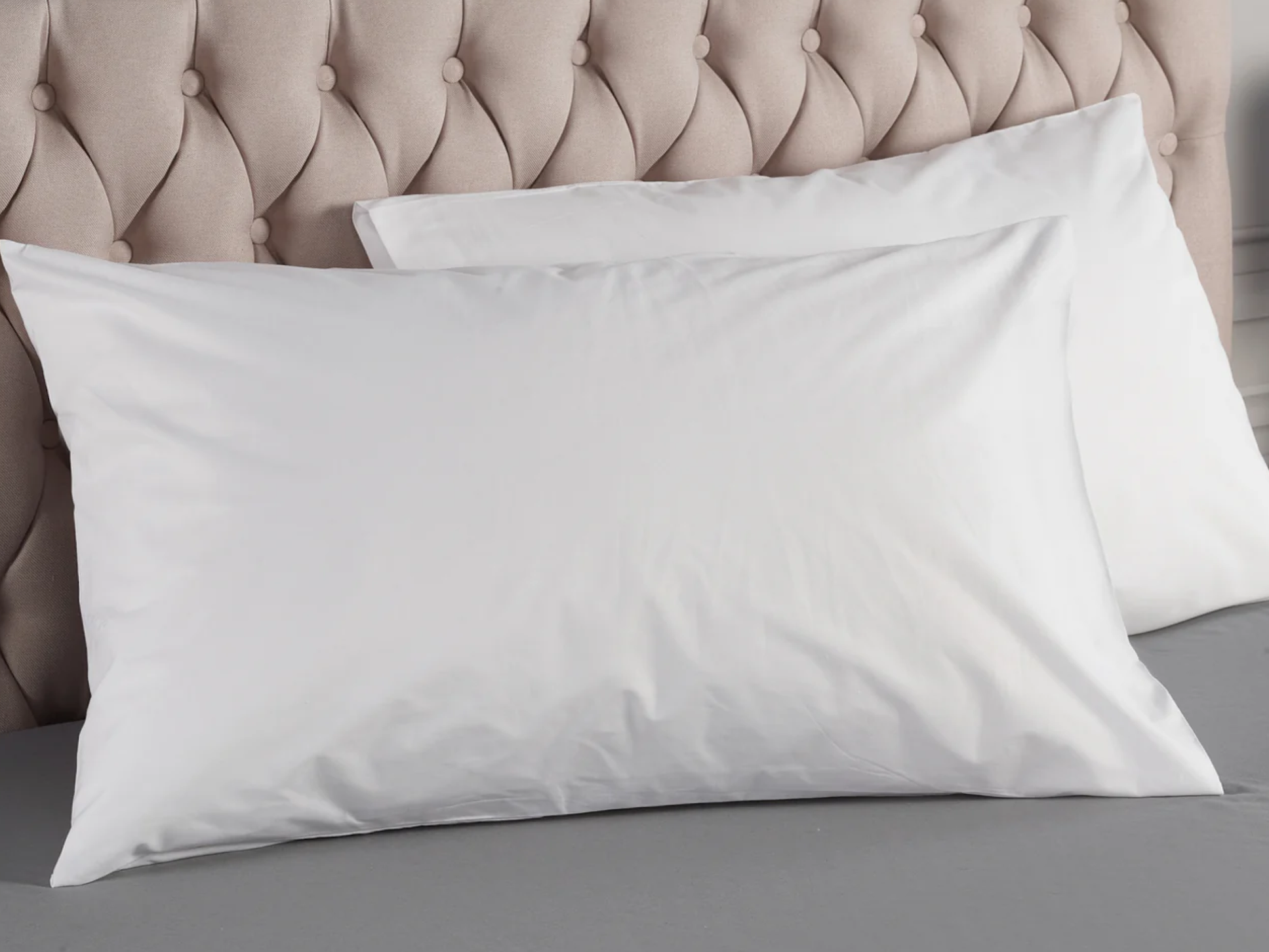 Difference between housewife and Oxford pillowcases