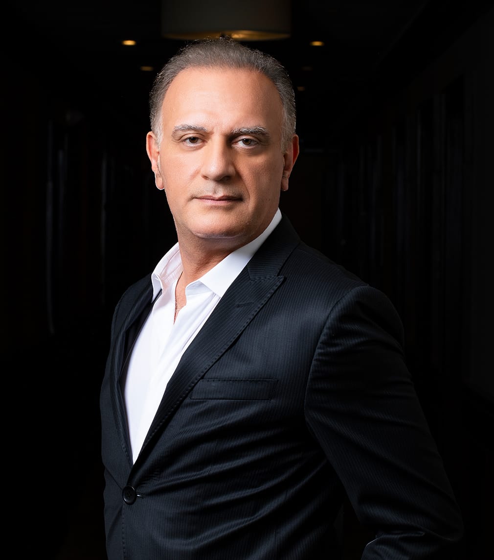 Why Dr. Maddahi | Meet Our Top Cosmetic Dentist In Beverly Hills