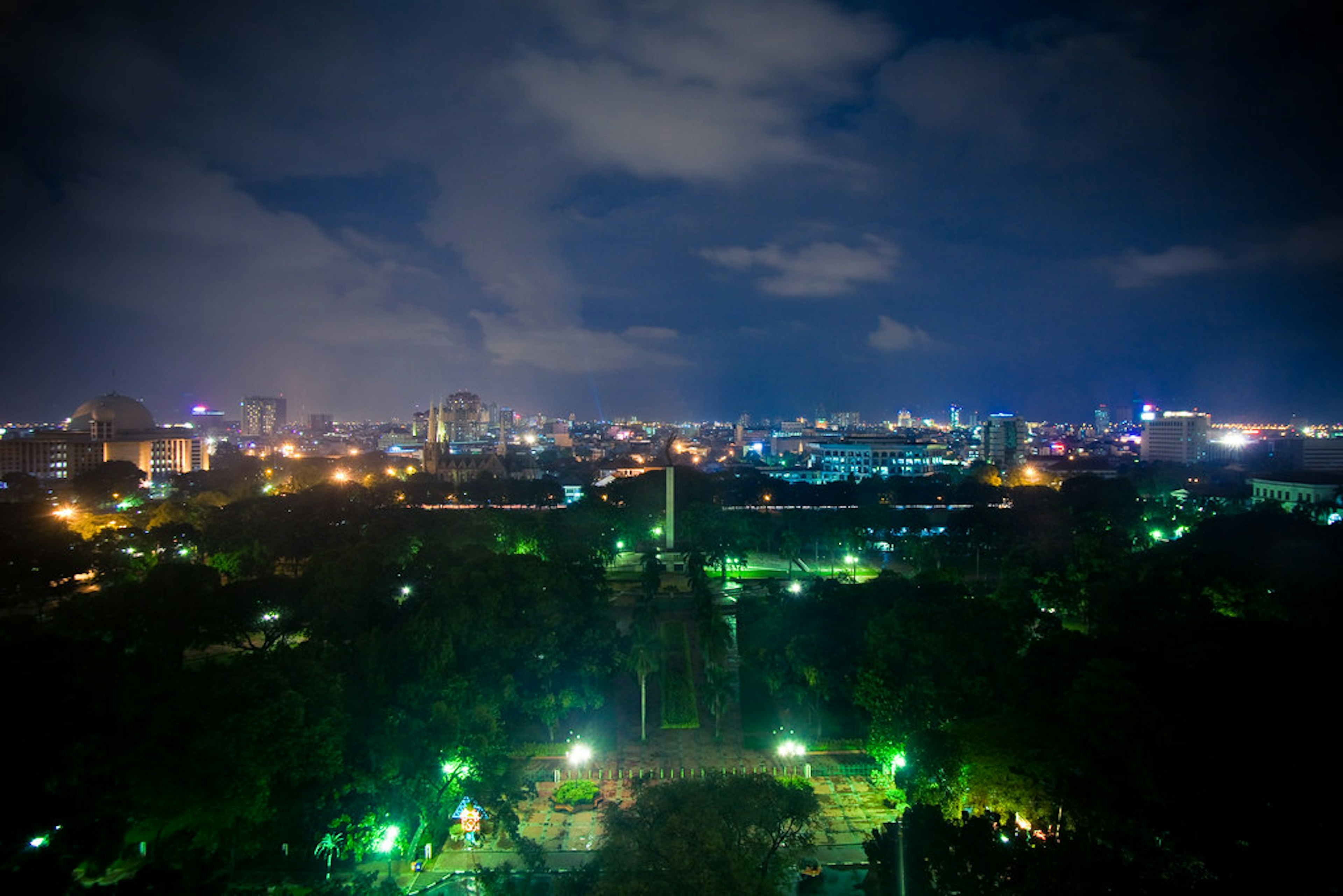 Your perfect trip from France to Jakarta is waiting for you