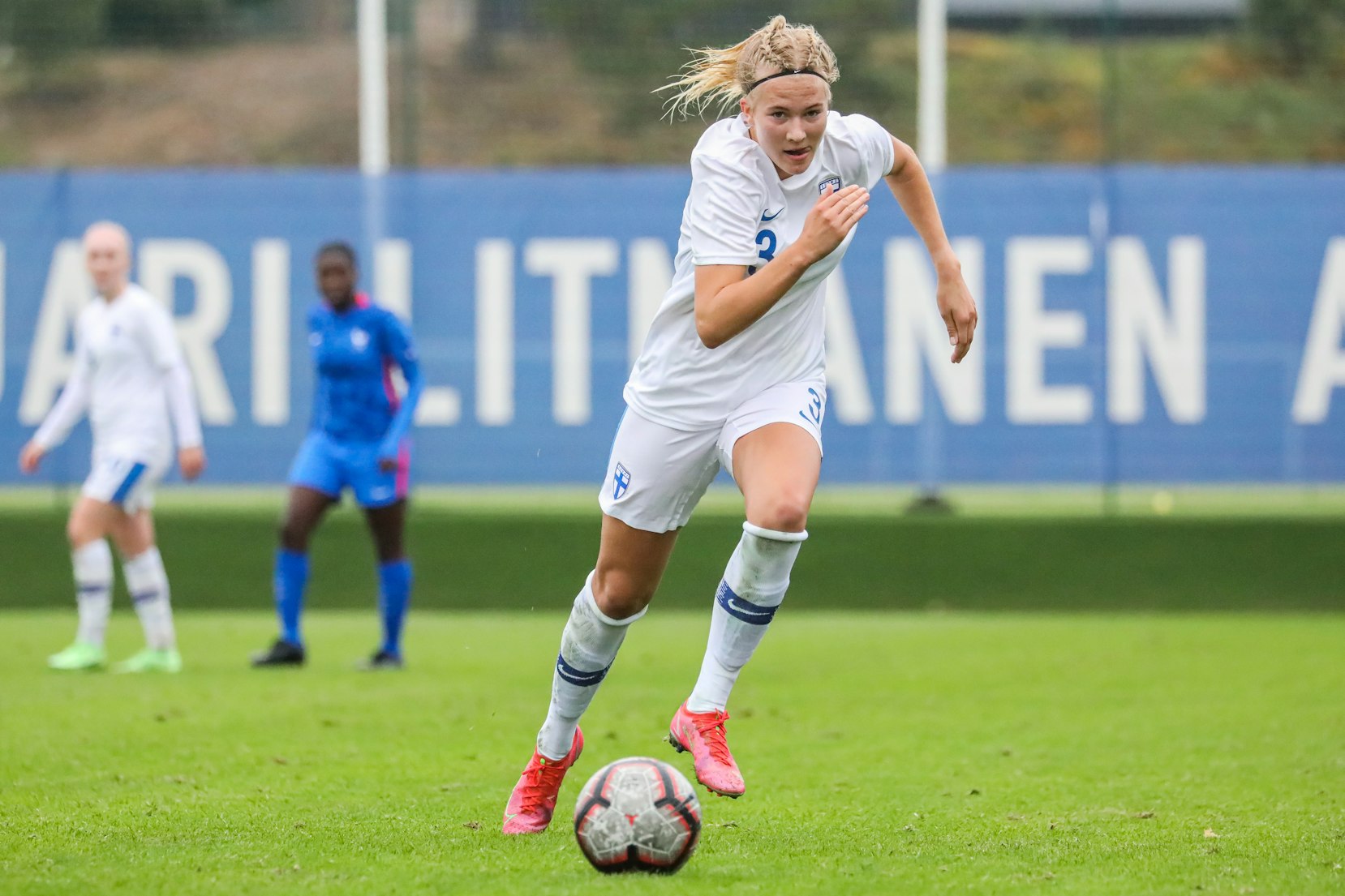 U17-tytöt nimetty EM-karsintaturnaukseen - Palloliitto.fi