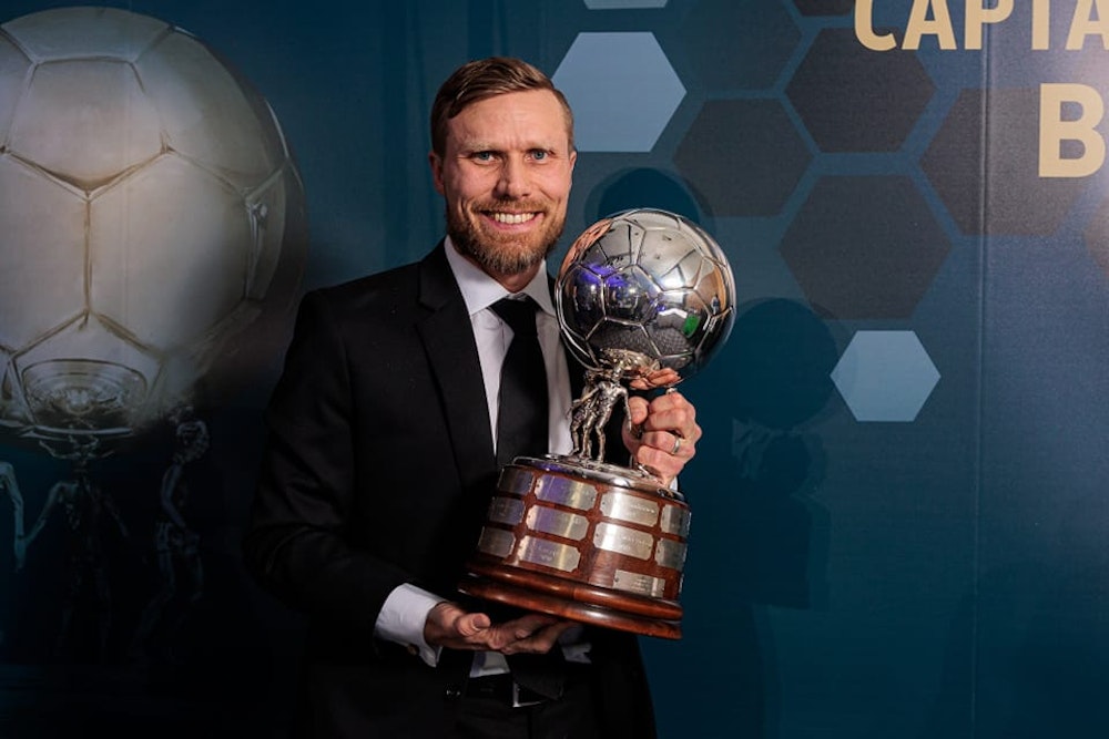 Captain's Ball 2022 Panu Autiolle - Palloliitto.fi