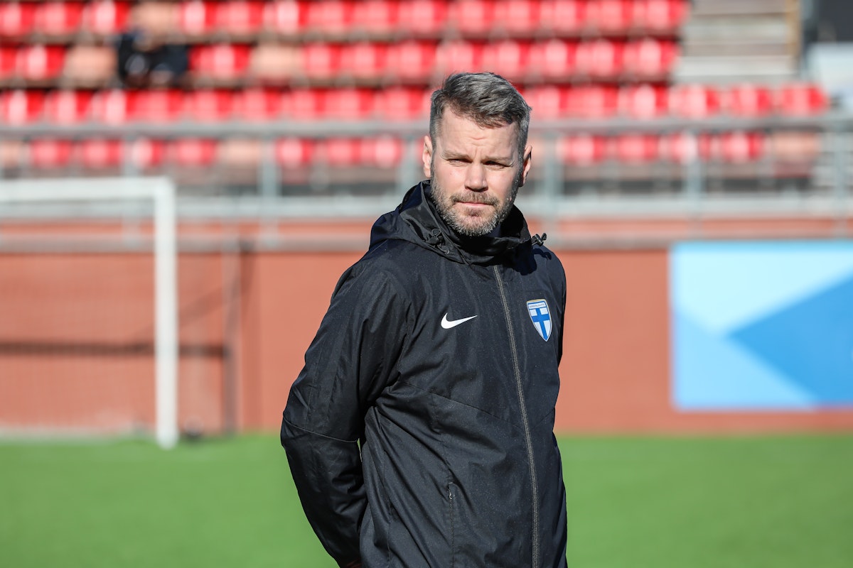 Poikien maajoukkueiden päävalmentajat jatkosopimuksiin