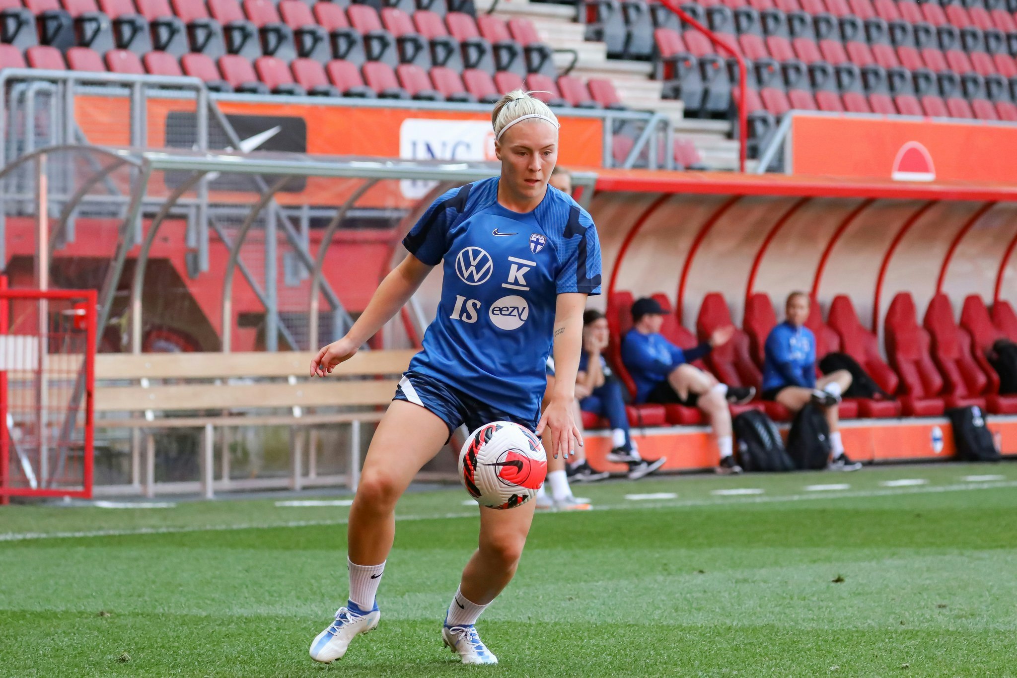 Eveliina Summanen avasi maalitilinsä Englannissa