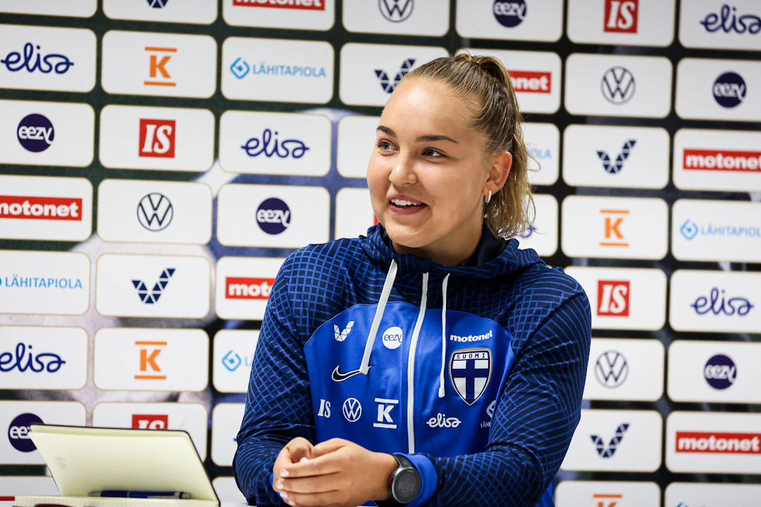 Oona Sevenius intoa täynnä Helmareihin - Palloliitto.fi