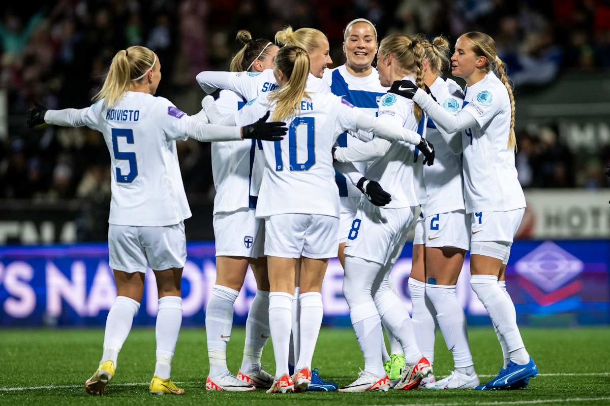 Helmarit voittoon juhlaottelussaan ennätysyleisön edessä