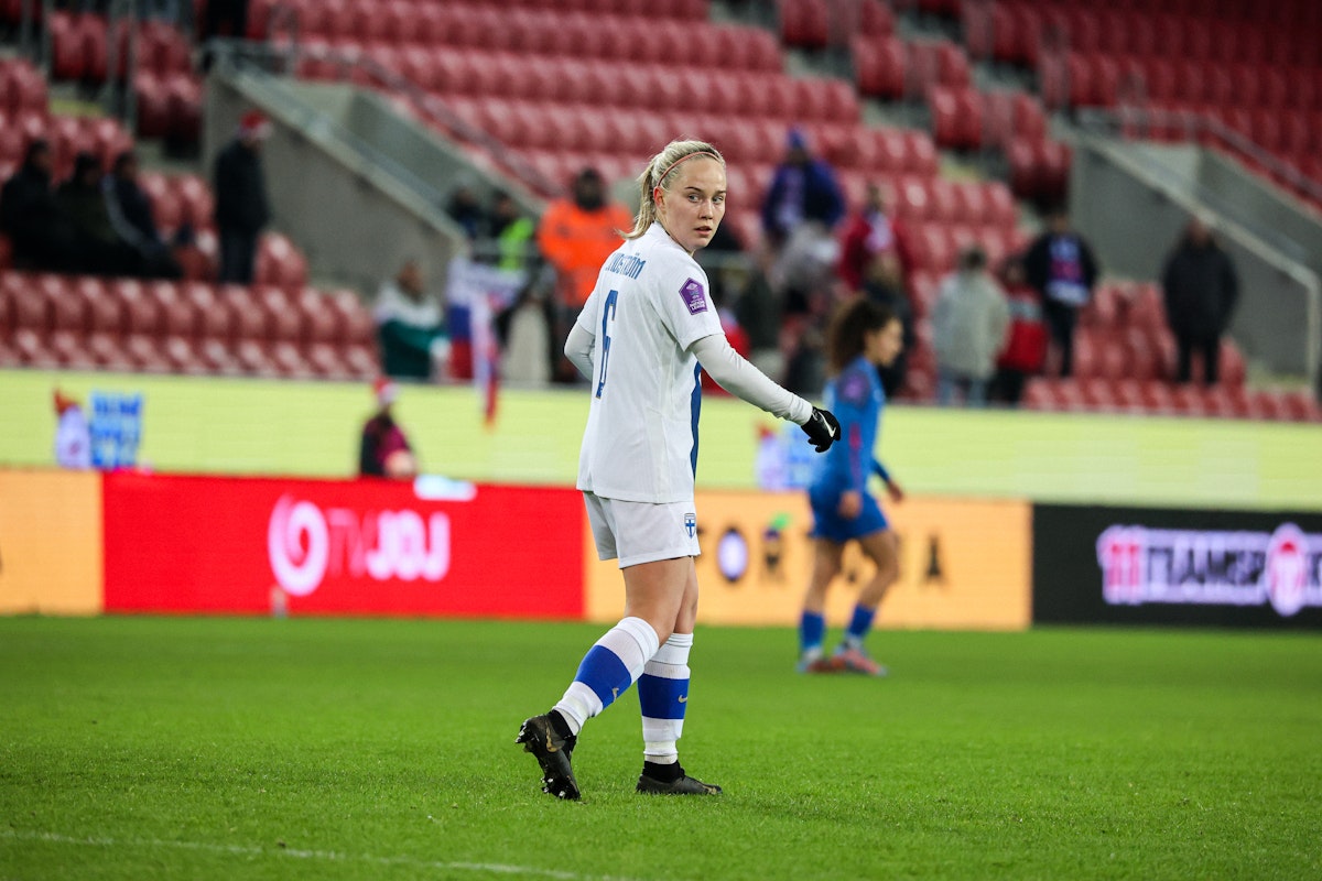 Lotta Lindström osui heti debyytissään - Palloliitto.fi