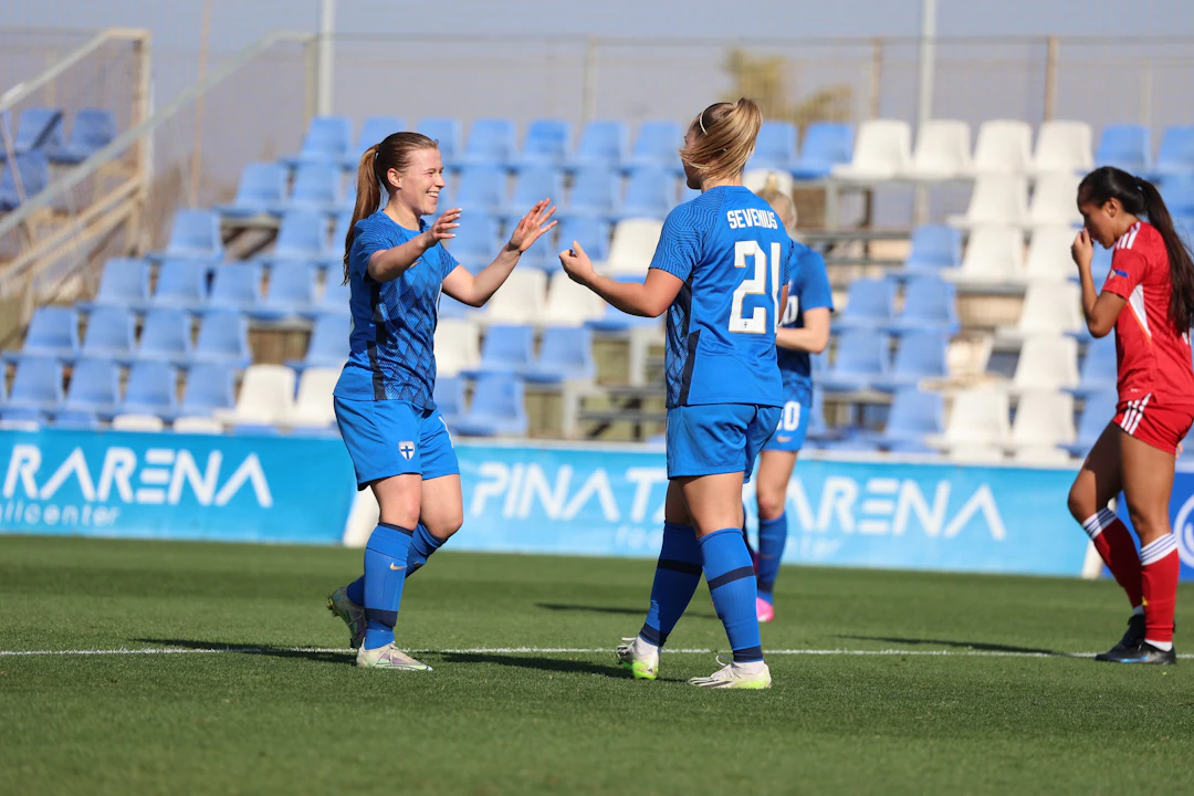 Helmarit vakuuttavaan voittoon Filippiineistä